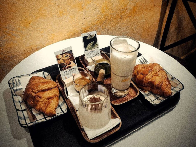 White coffee Vietnam: A quiet milk coffee at Tonkin Coffee